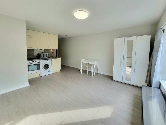 Studio to rent