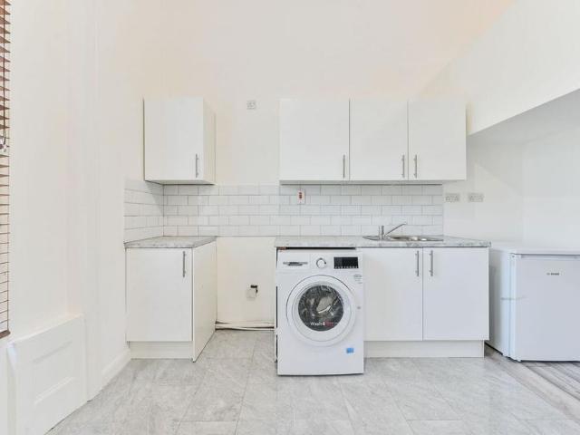 Studio to rent