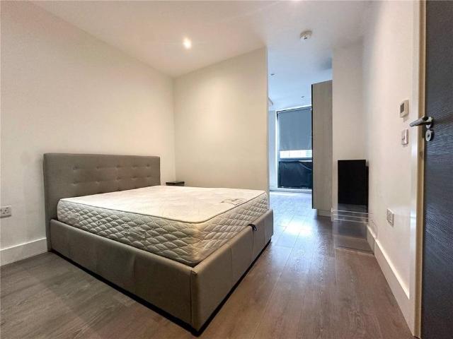 Studio to rent