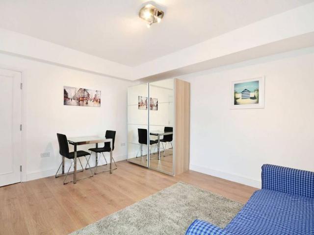 Studio to rent