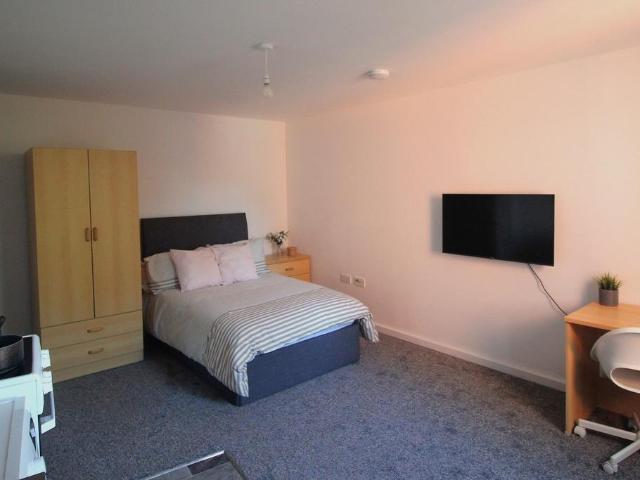 Studio to rent