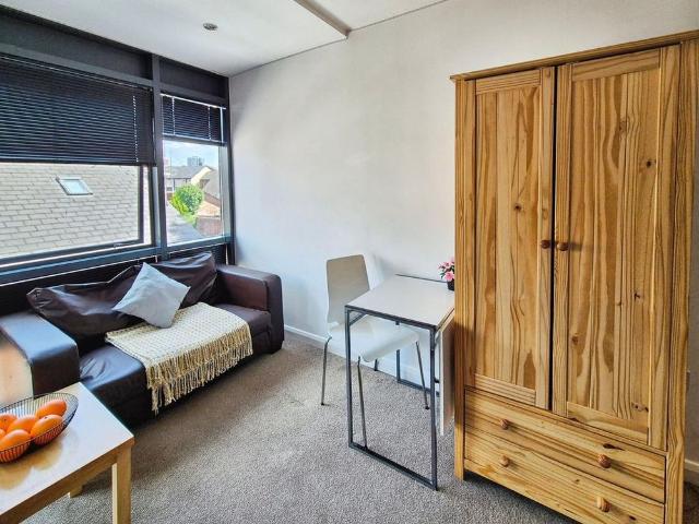 Studio to rent