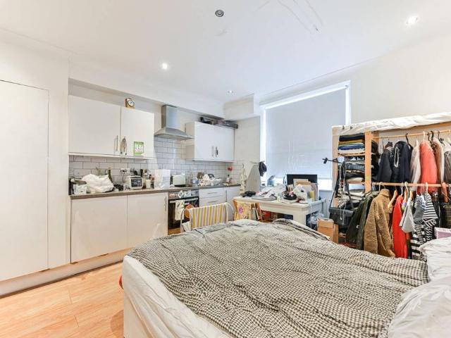 Studio to rent