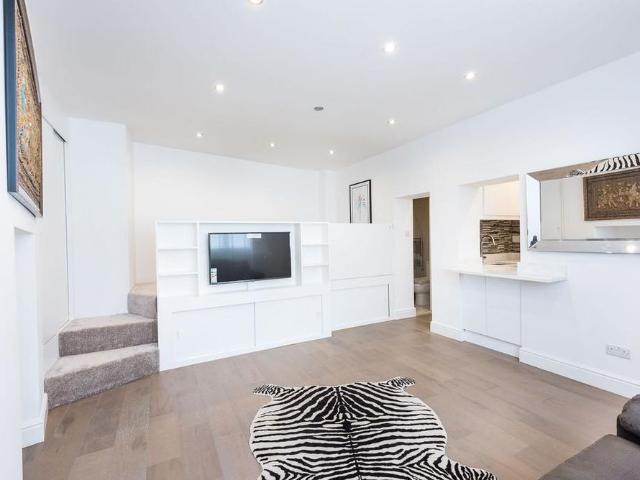Studio to rent