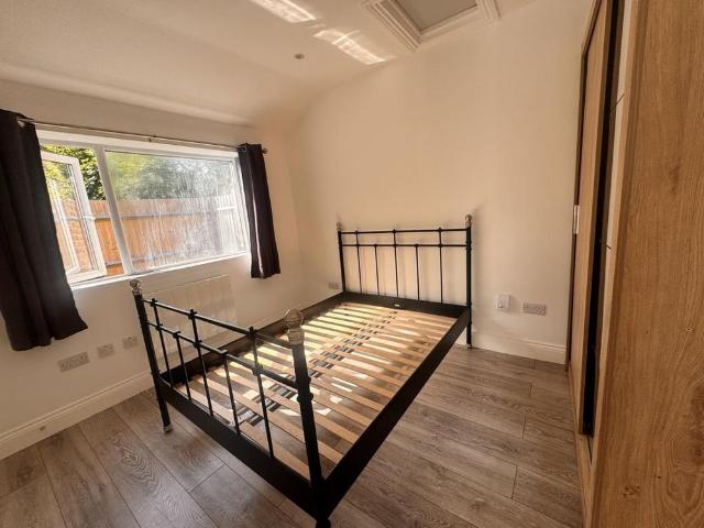 Studio to rent