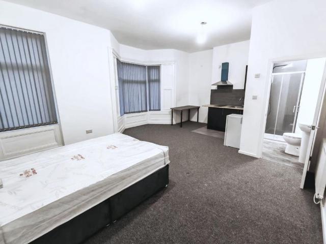 Studio to rent