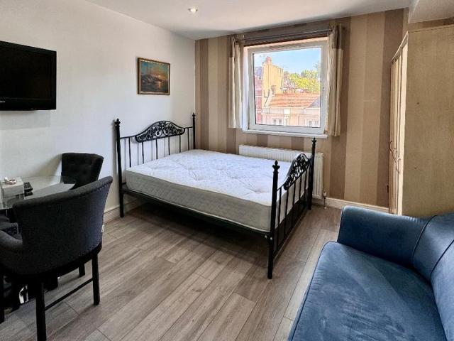 Studio to rent