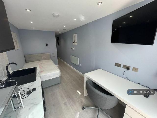 Studio to rent