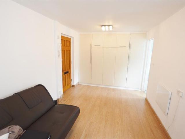 Studio to rent