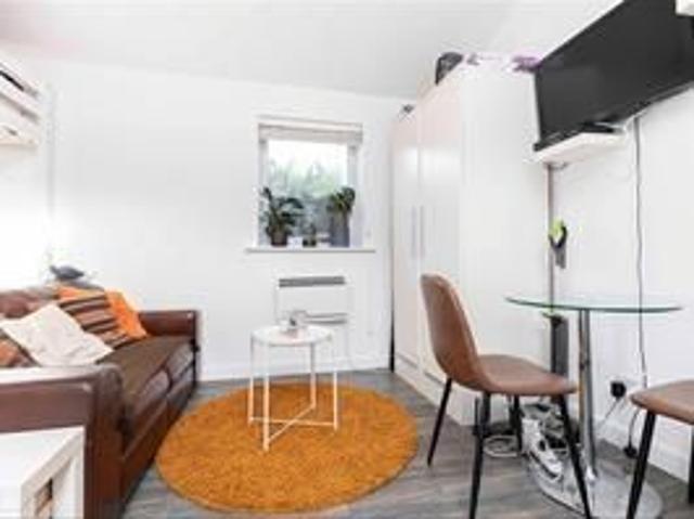Studio to rent
