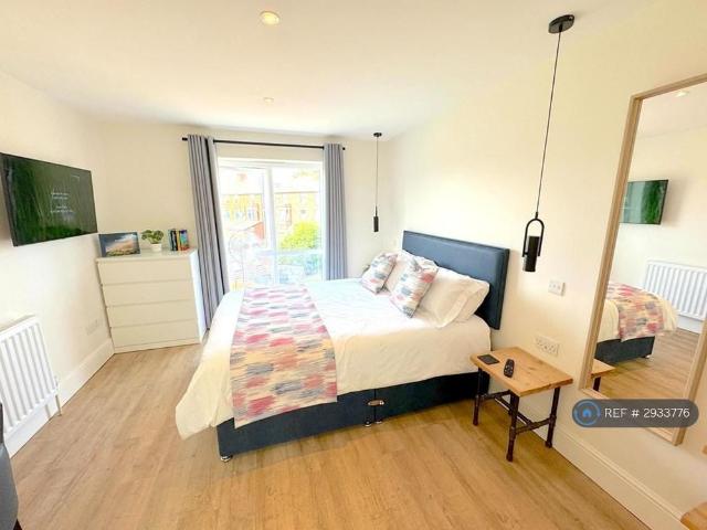 Studio to rent