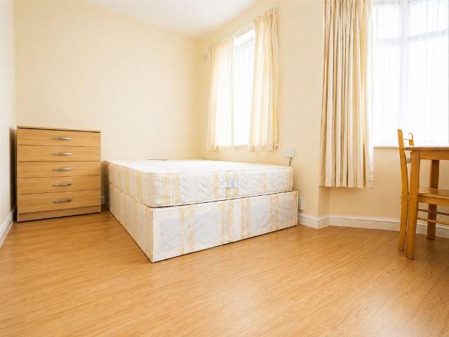 Studio to rent
