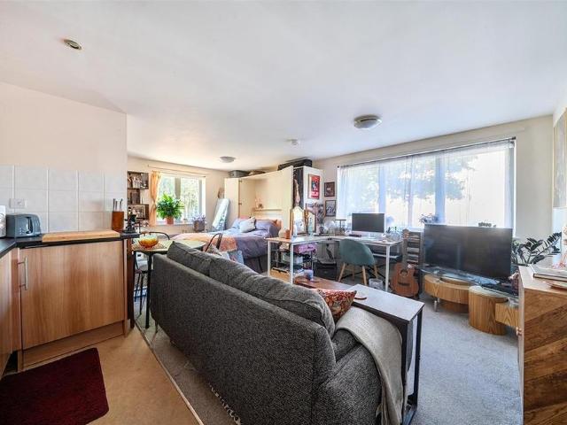 Studio to rent