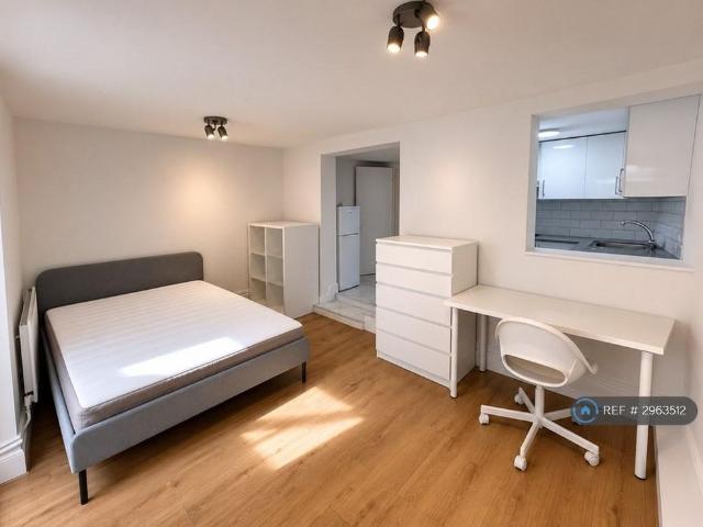 Studio to rent
