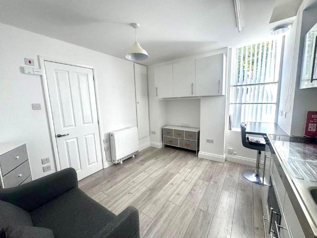 Studio to rent