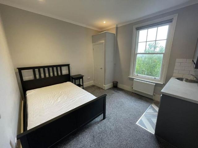 Studio to rent