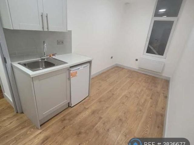 Studio to rent