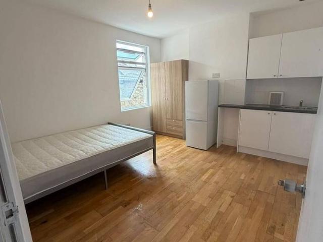 Studio to rent