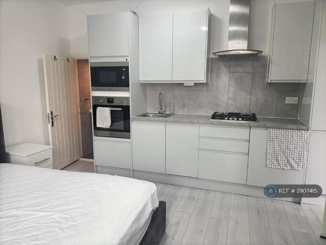 Studio to rent