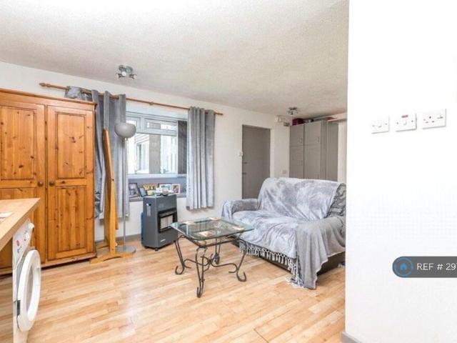Studio to rent