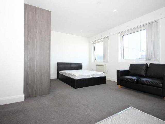 Studio to rent