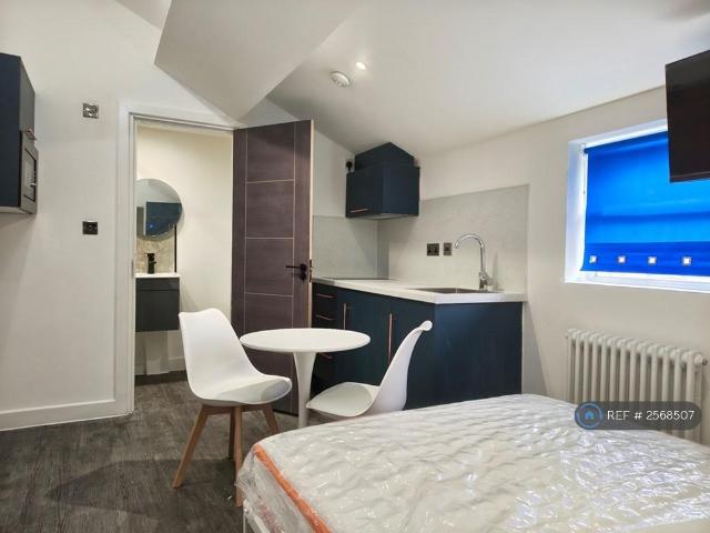 Studio to rent