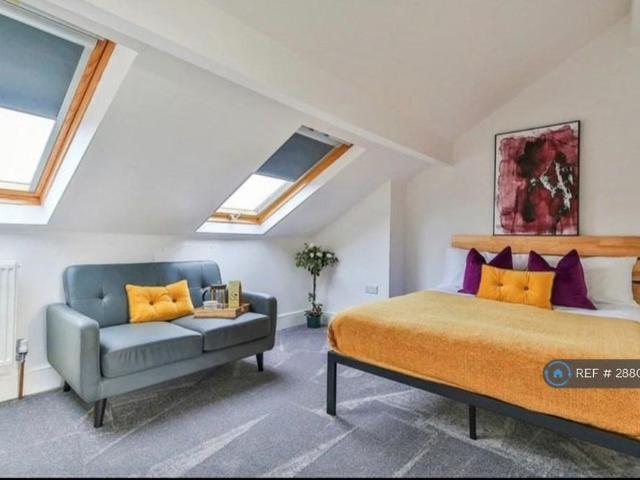 1 bedroom semi detached house to rent