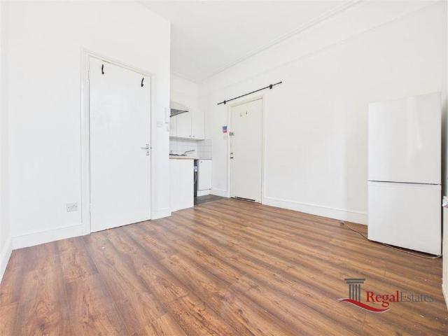 Studio to rent