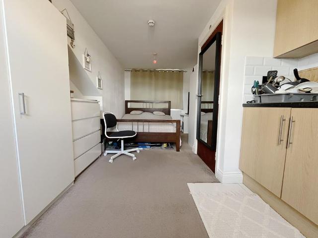 Studio to rent