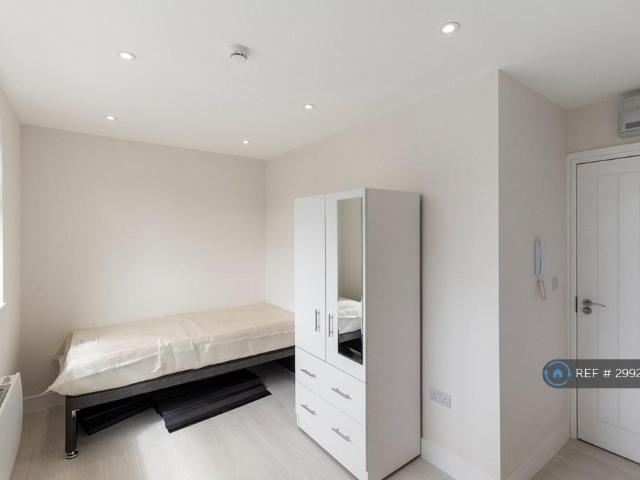 Studio to rent
