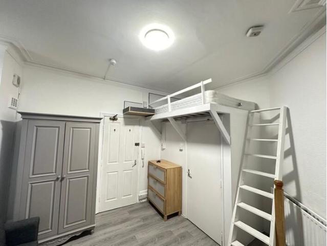 Studio to rent