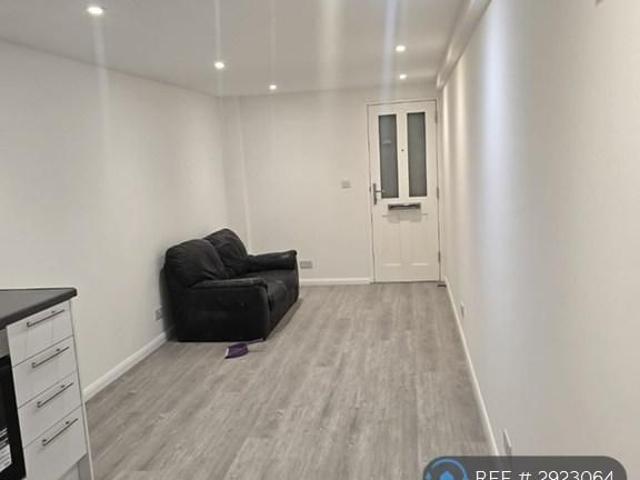 Studio to rent