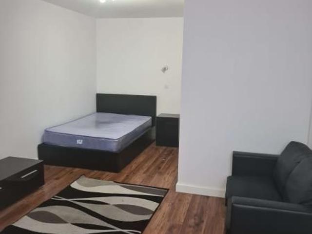 Studio to rent