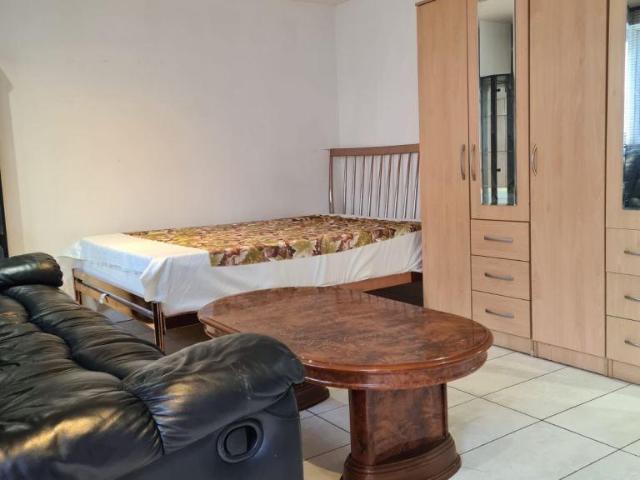 Studio to rent