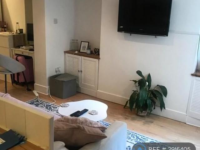 Studio to rent