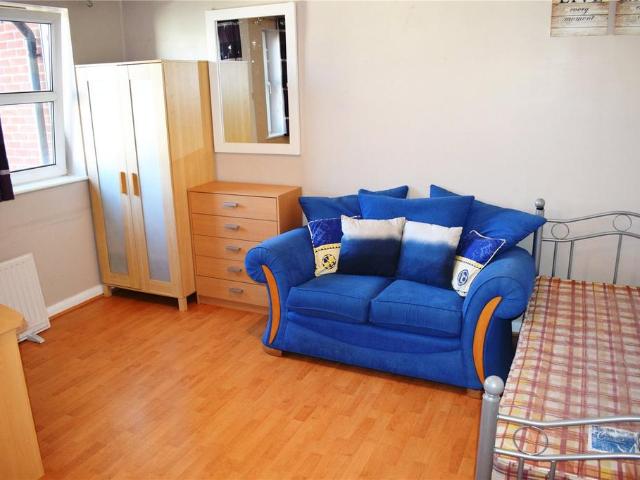 Studio to rent