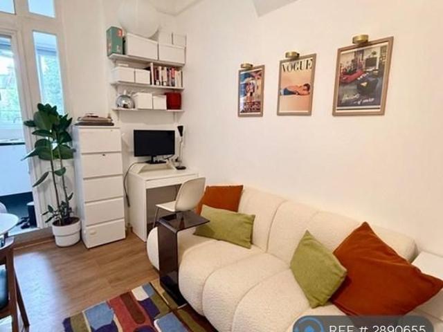 Studio to rent