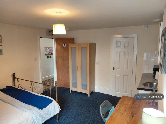 Studio to rent