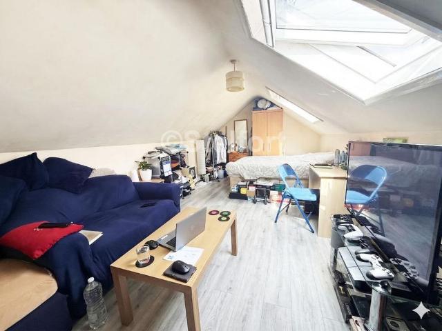 Studio to rent