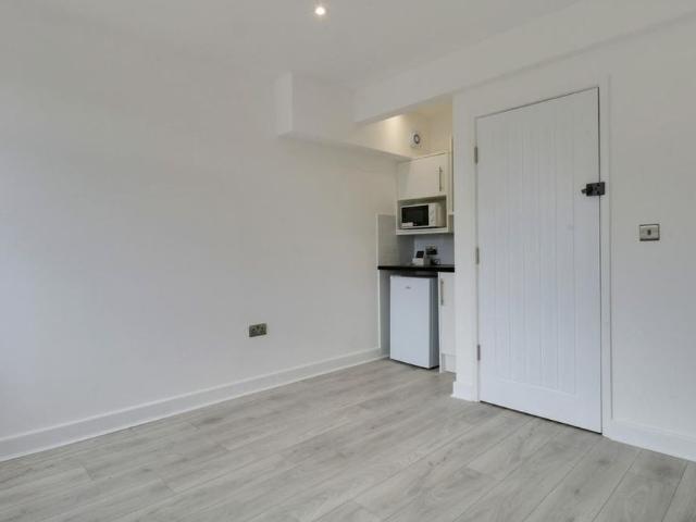 Studio to rent