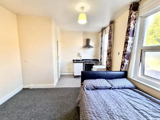 Studio to rent