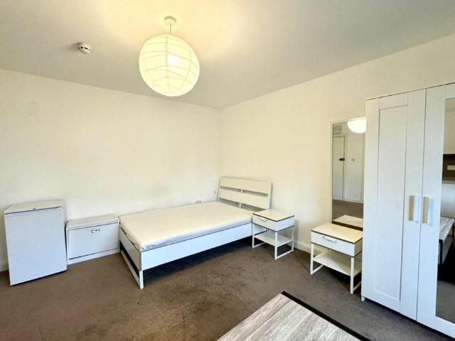 Studio to rent