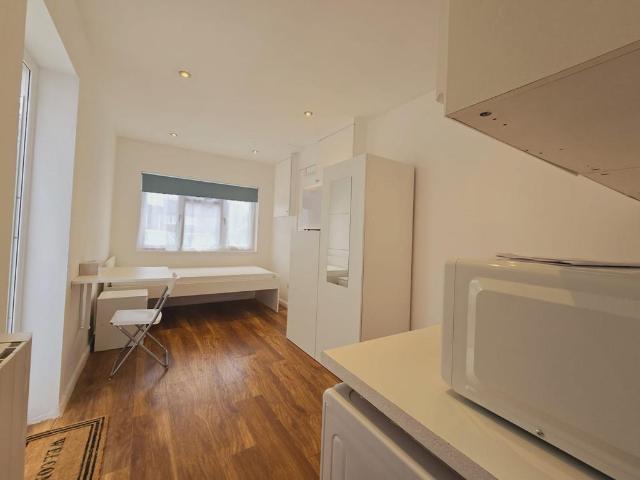 Studio to rent