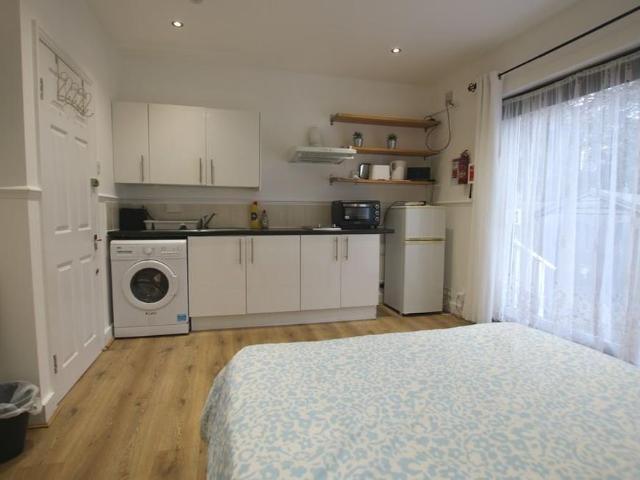 Studio to rent
