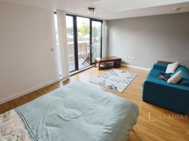Studio to rent