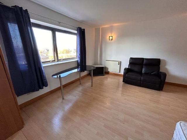 Studio to rent