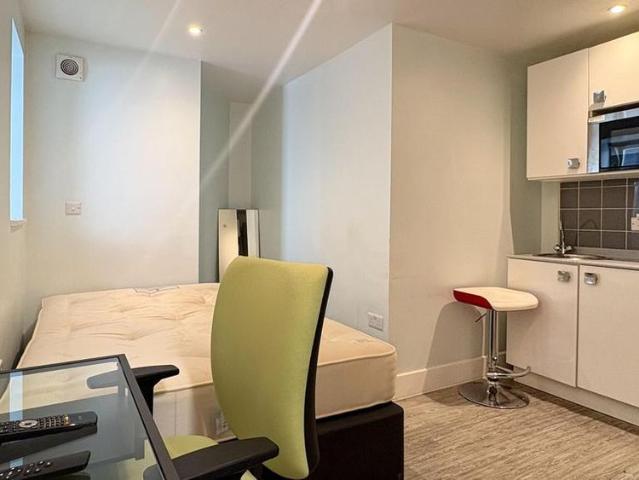Studio to rent