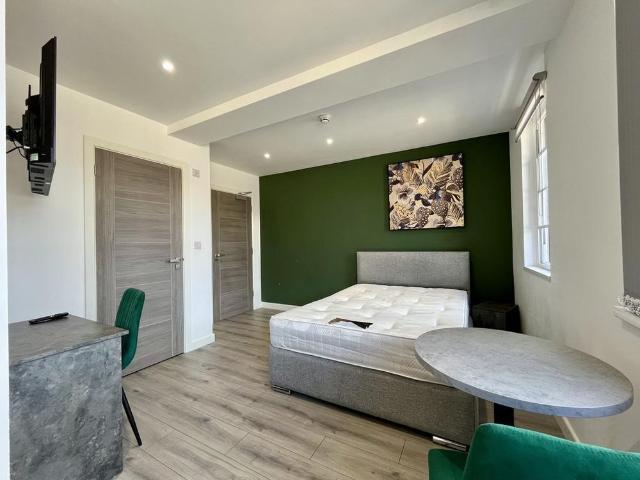 Studio to rent