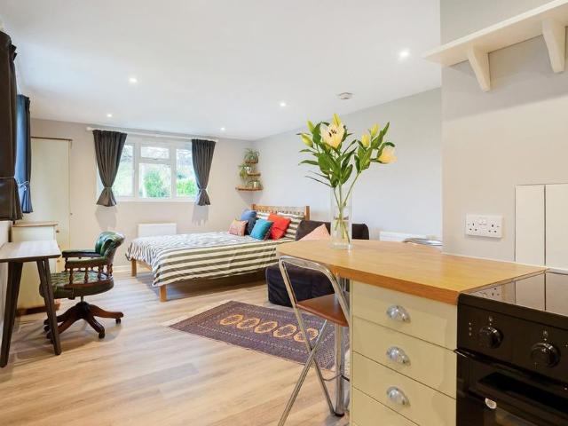 Studio to rent