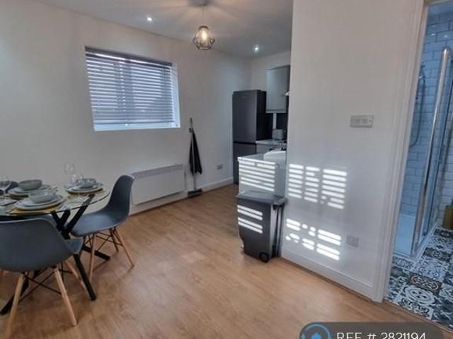 Studio to rent
